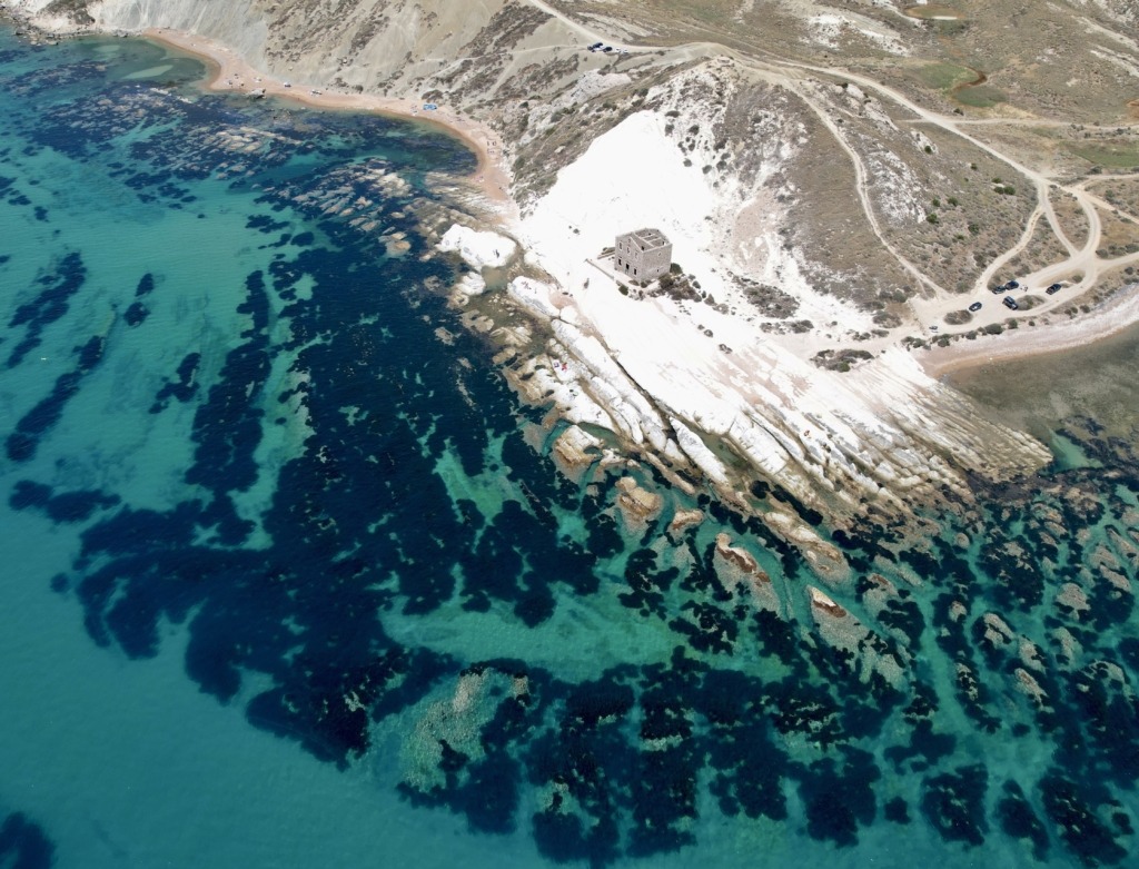 Punta Bianca & Scala dei Turchi: Amazing white hillsWorldcruisingstories